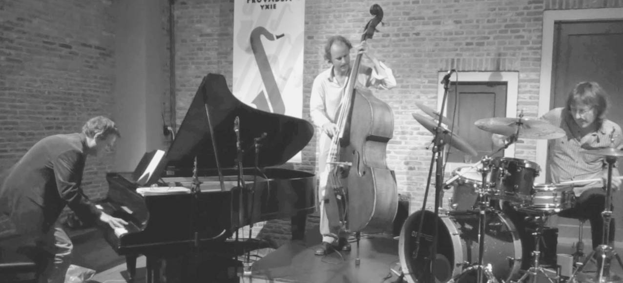 Robert Rook trio live Cafe de twee spieghels Leiden 24-08-2014THOMAS ...